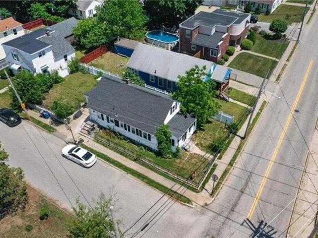 house with 3 bedroom, Cranston RI DS103887989