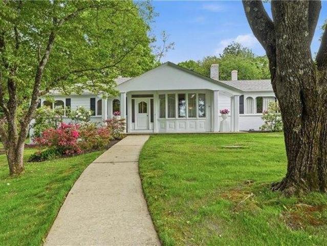 house with 3 bedroom, Cranston RI DS103968095