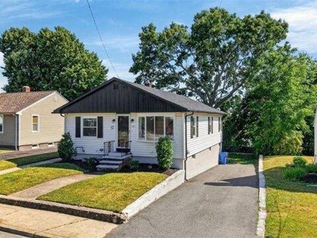 house with 3 bedroom, Cranston RI DS104078447