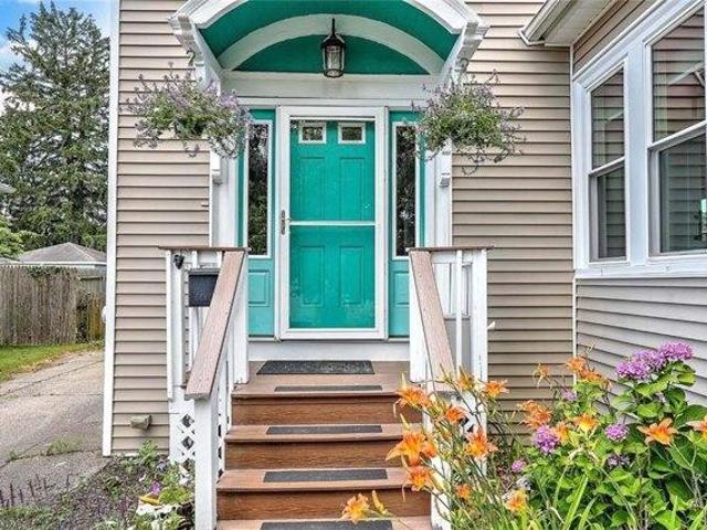 house with 3 bedroom, Cranston RI DS104079321