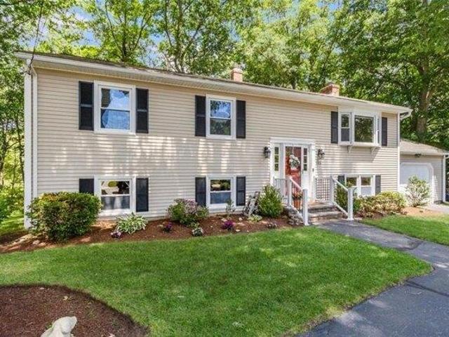 house with 3 bedroom, Cranston RI DS104009898