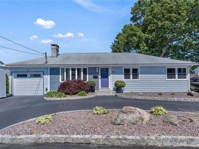 house with 3 bedroom, Cranston RI DS104263134