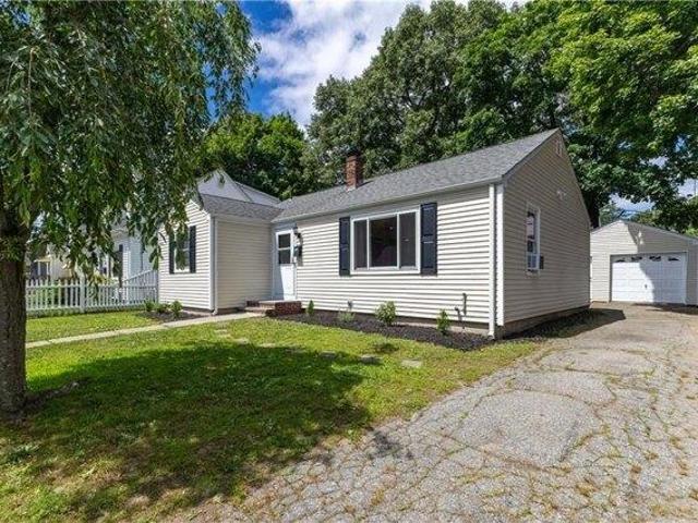 house with 3 bedroom, Cranston RI DS104299264