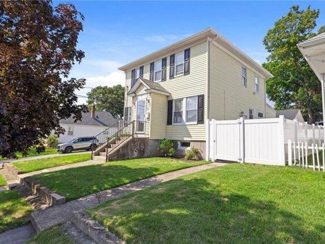 house with 3 bedroom, Cranston RI DS104351490