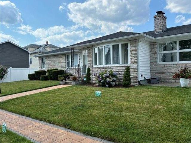 house with 3 bedroom, Cranston RI DS104329081