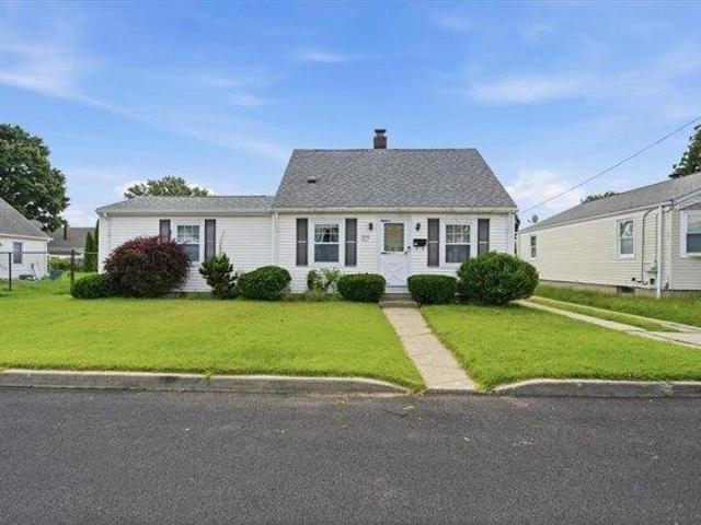 house with 3 bedroom, Cranston RI DS104444611
