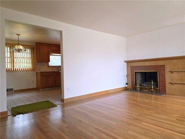 house with 3 bedroom, Cranston RI ES103070368