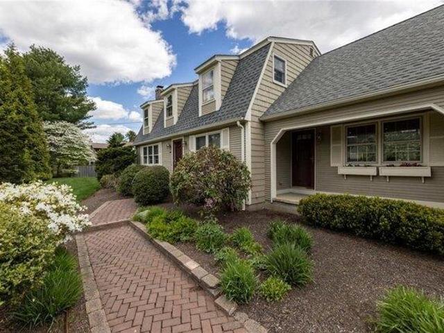 house with 3 bedroom, Cranston RI ES103099587