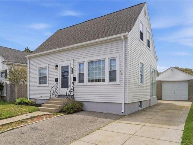 house with 3 bedroom, Cranston RI ES103019877