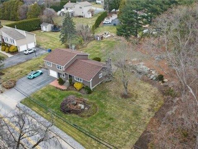 house with 3 bedroom, Cranston RI ES103102393