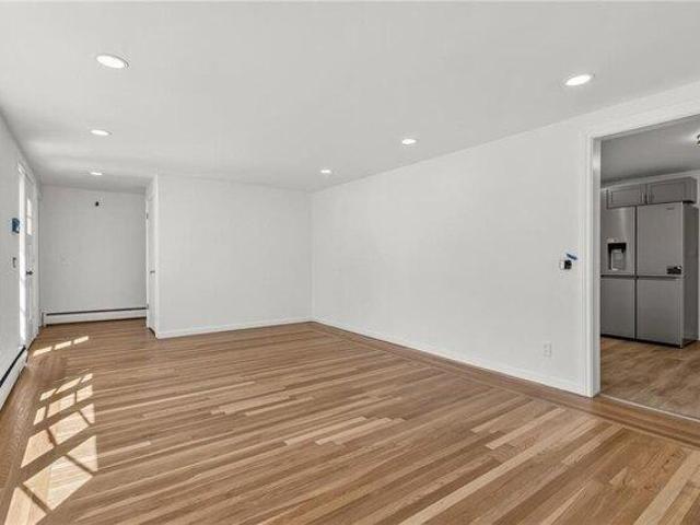 house with 3 bedroom, Cranston RI ES103128422