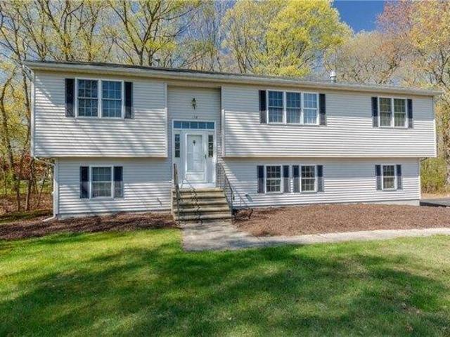 house with 3 bedroom, Cranston RI ES103247401
