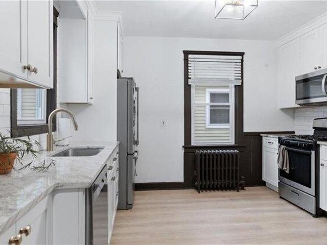 house with 3 bedroom, Cranston RI ES103247419