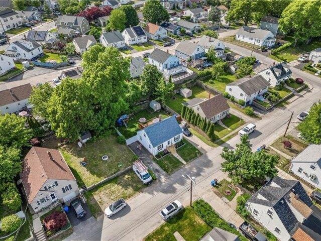 house with 3 bedroom, Cranston RI ES103250092