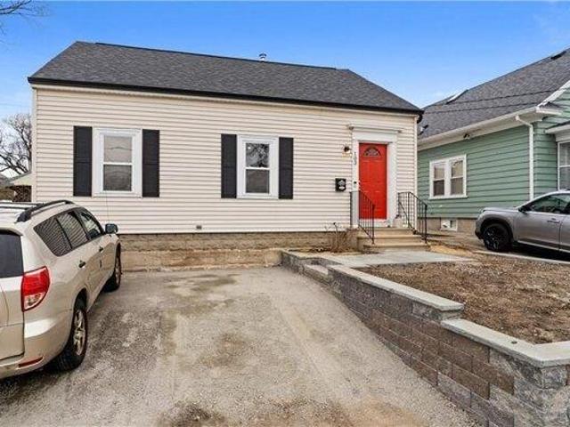 house with 3 bedroom, Cranston RI ES103495797