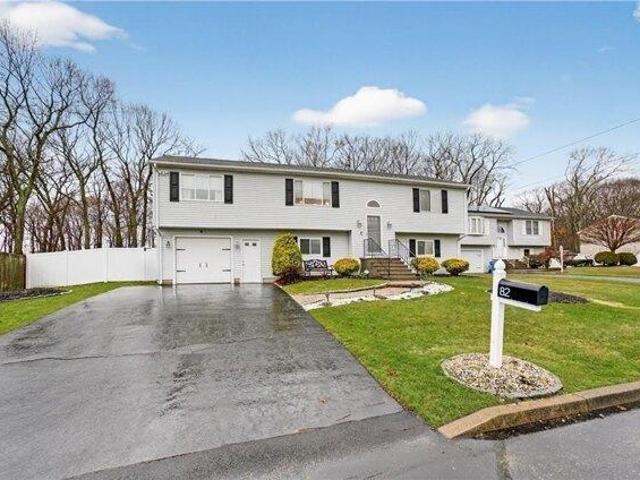 house with 3 bedroom, Cranston RI ES103497526