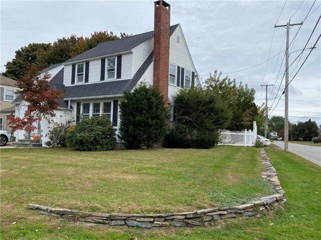 house with 3 bedroom, Cranston RI ES103501061