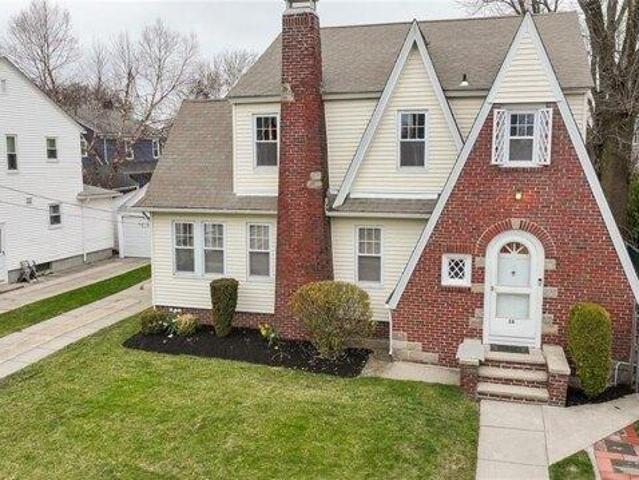 house with 3 bedroom, Cranston RI ES103885938