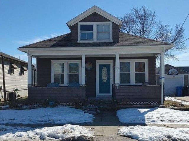house with 3 bedroom, Cranston RI ES104045207