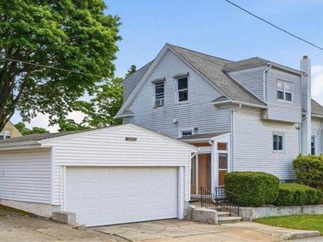 house with 3 bedroom, Cranston RI ES104078064
