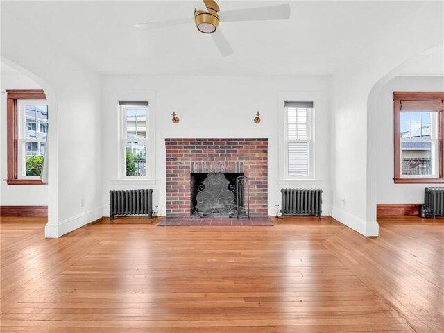 house with 3 bedroom, Cranston RI ES104298267