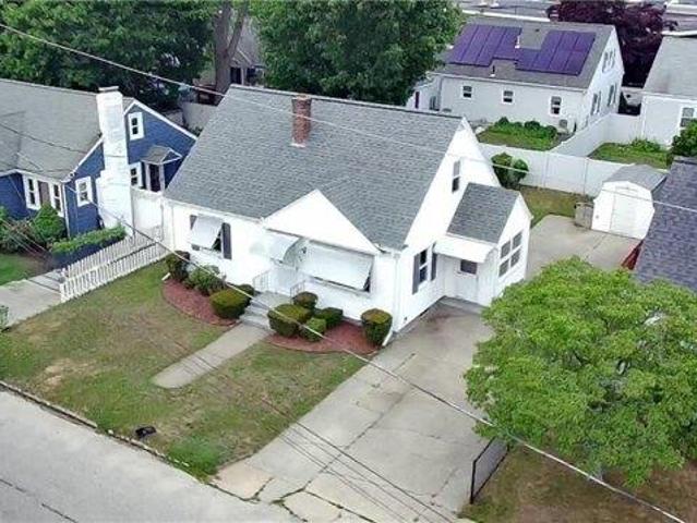 house with 3 bedroom, Cranston RI ES104299064