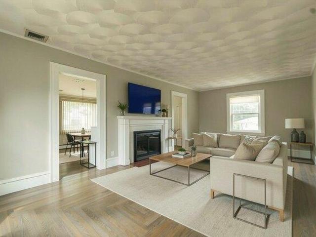 house with 3 bedroom, Cranston RI ES104331295