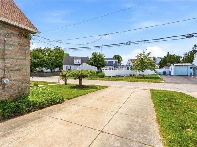 house with 3 bedroom, Cranston RI ES104849030