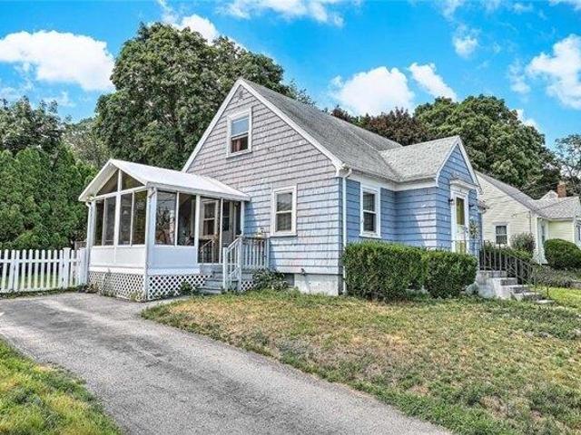 house with 3 bedroom, Cranston RI ES104851621