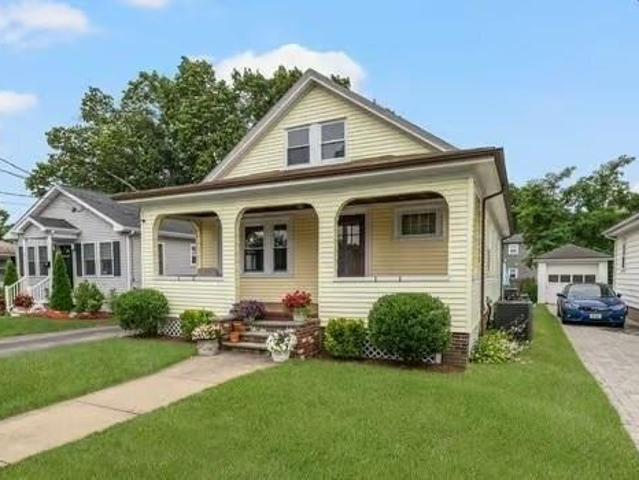 house with 3 bedroom, Cranston RI ES104852031