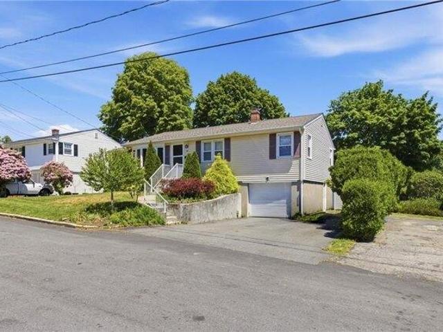 house with 3 bedroom, Cranston RI ES104807286