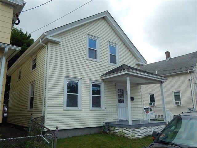 house with 3 bedroom, Cranston RI ES104830954