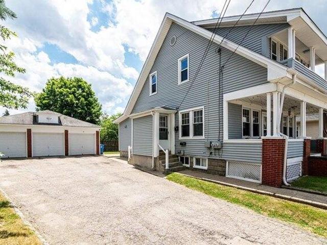 house with 3 bedroom, Cranston RI ES104832189