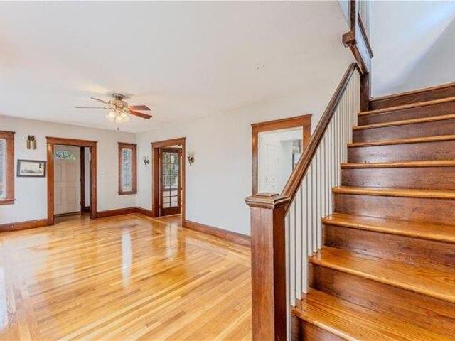 house with 3 bedroom, Cranston RI ES104834956