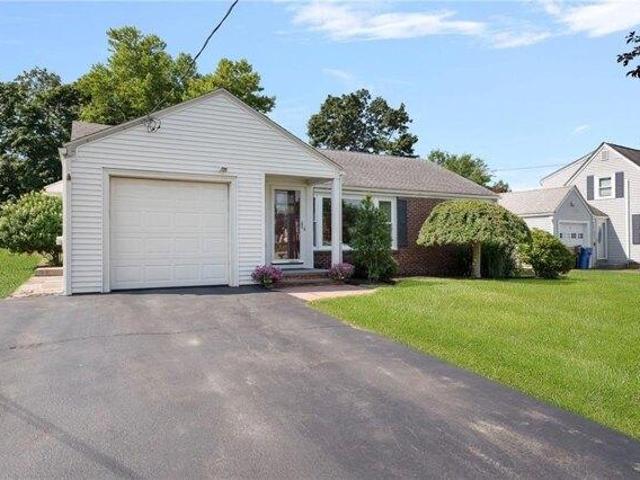 house with 3 bedroom, Cranston RI ES105080975