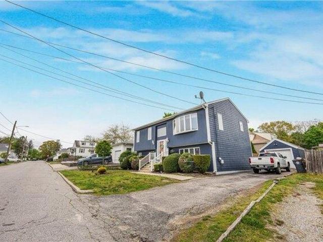 house with 3 bedroom, Cranston RI ES105081468
