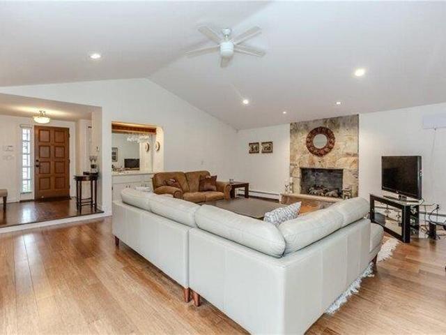 house with 3 bedroom, Cranston RI ES105096009