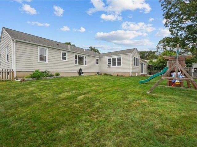 house with 3 bedroom, Cranston RI ES105096434
