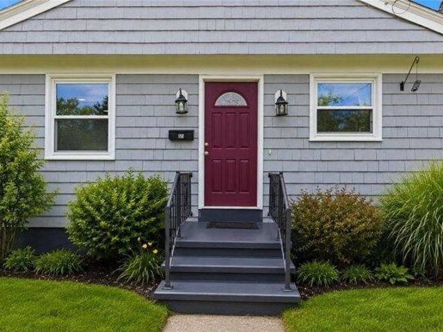 house with 3 bedroom, Cranston RI ES105142462