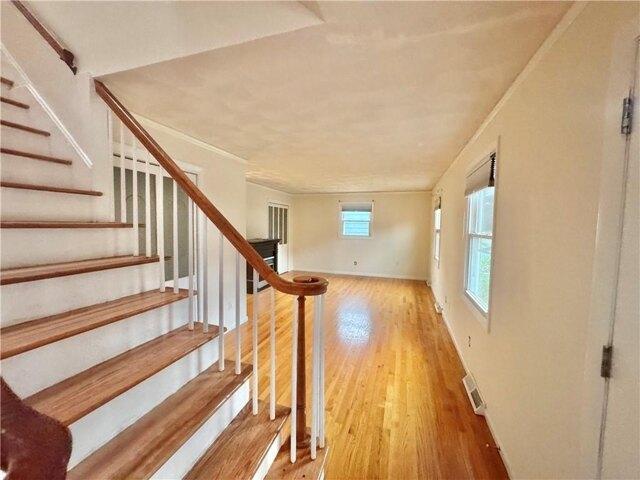 house with 3 bedroom, Cranston RI ES105108385