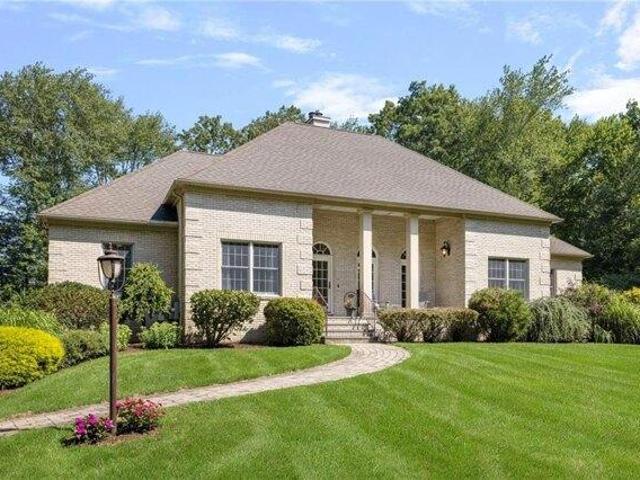 house with 3 bedroom, Cranston RI ES105116130