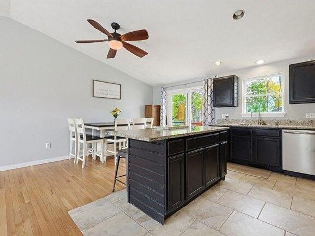 house with 3 bedroom, Cumberland RI DLS102060497