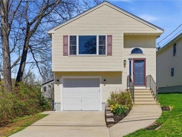 house with 3 bedroom, Cumberland RI DLS102155886