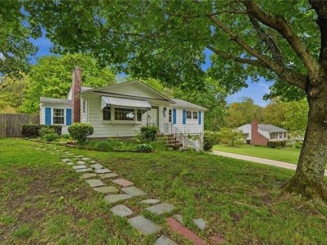house with 3 bedroom, Cumberland RI DLS103102093