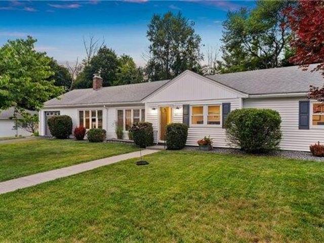 house with 3 bedroom, Cumberland RI DS104112229