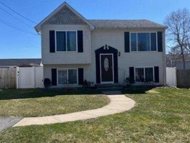 house with 3 bedroom, Cumberland RI DS101857474