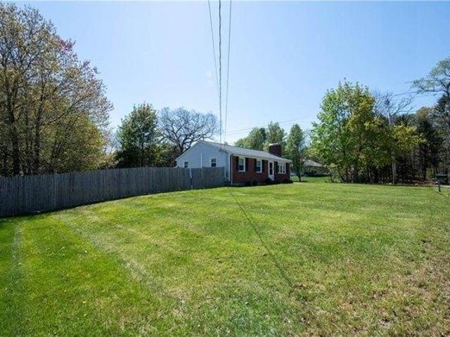 house with 3 bedroom, Cumberland RI DS102061172