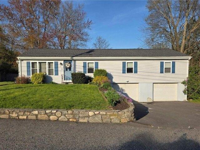 house with 3 bedroom, Cumberland RI DS102063874