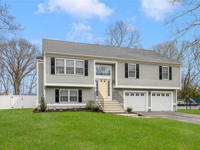 house with 3 bedroom, Cumberland RI DS102253858