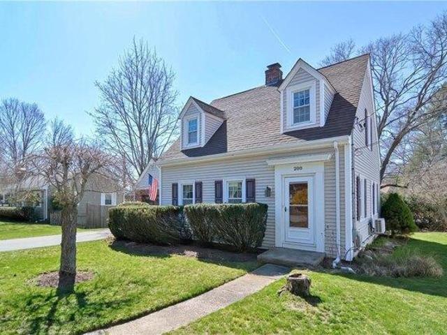 house with 3 bedroom, Cumberland RI DS102280574